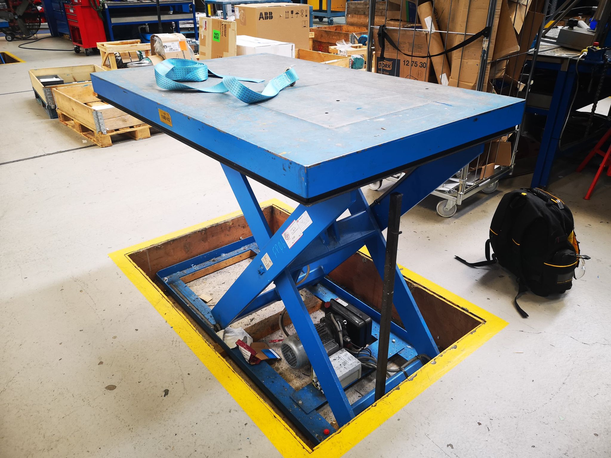 Scissor Lifts – LEE ENGINEERING SERVICES.